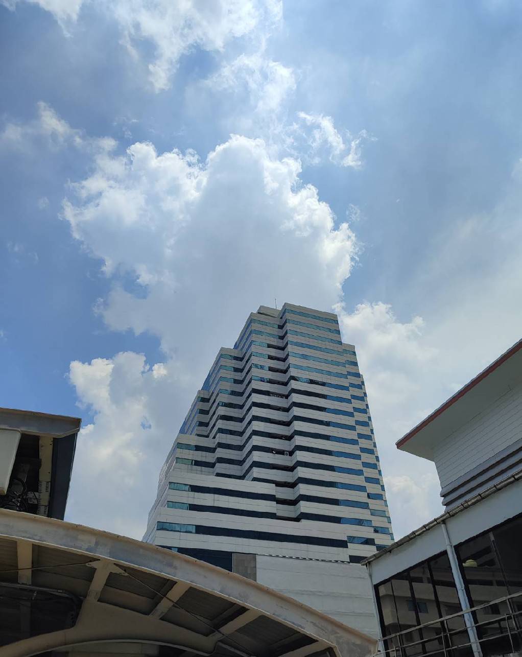 อาคาร สีลม คอมเพล๊กซ์ ทาวเวอร์ (SILOM COMPLEX OFFICE BUILDING) – BKSC